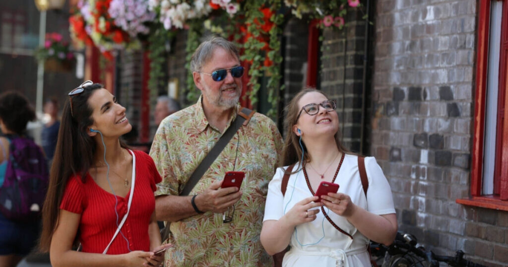 Enhancing Tour Experiences with Vox Tour Headsets and Microphones